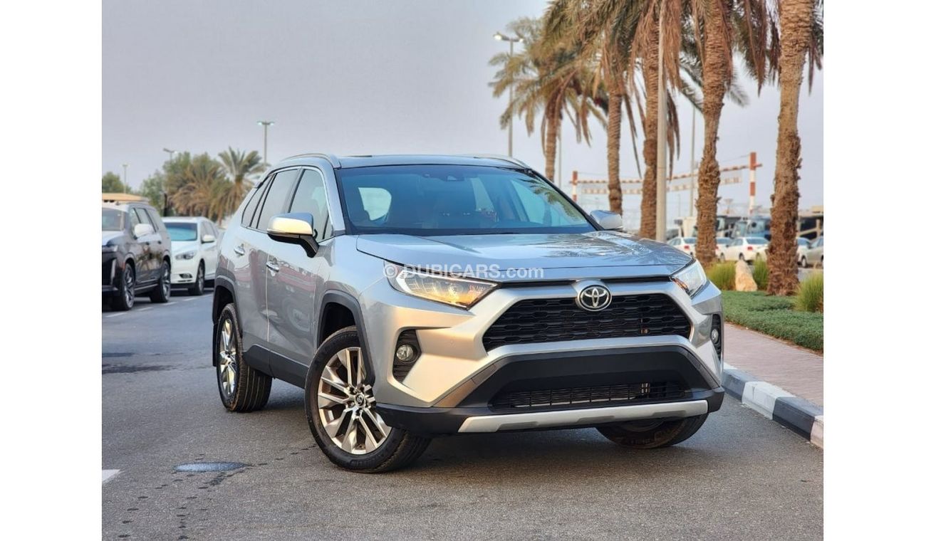 Used TOYOTA RAV4 LIMITED FULL OPTION 4X4 2019 for sale in Dubai - 653543