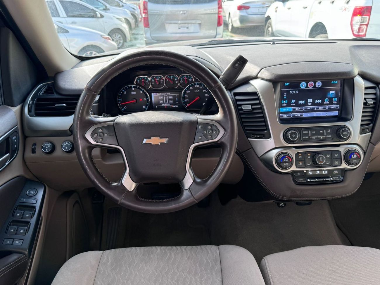 Used Chevrolet Suburban LT 2017 for sale in Dubai - 787294