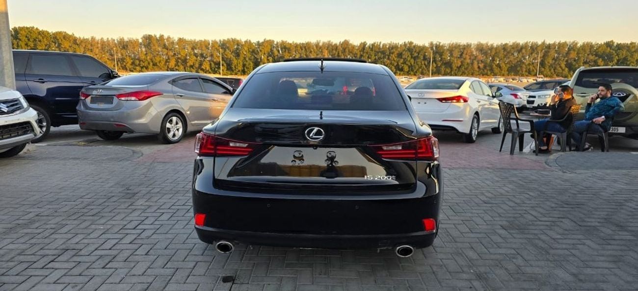 Used Lexus IS 200 2016 for sale in Sharjah - 821112