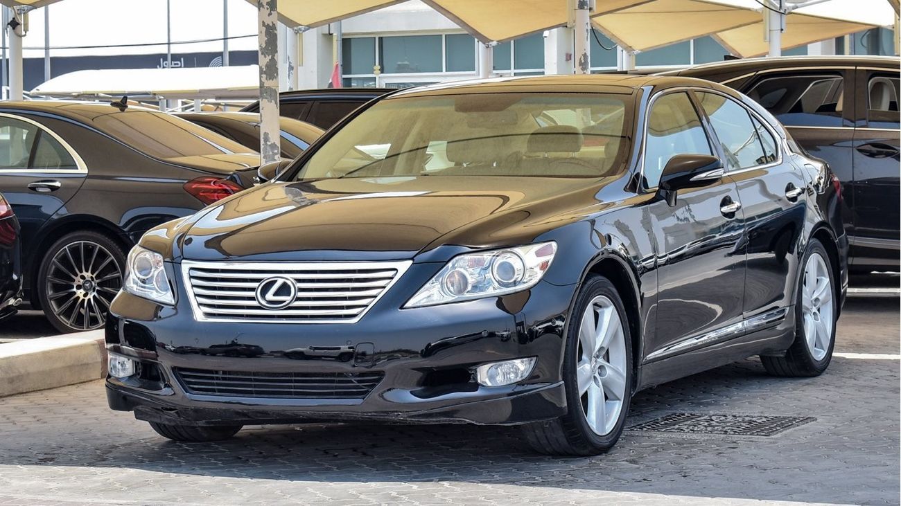 Used Lexus LS460 2010 for sale in Sharjah - 752736