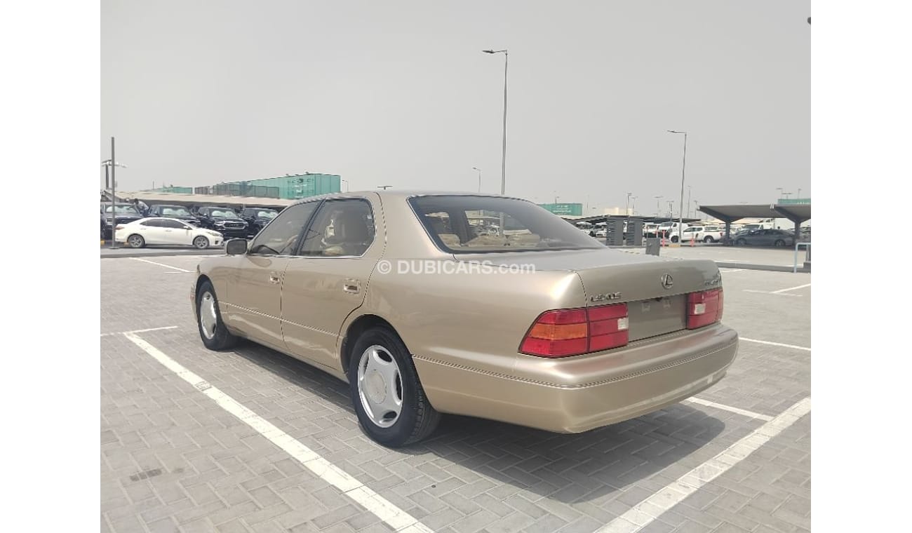 Used Lexus LS 400 2000 2000 for sale in Sharjah - 639035