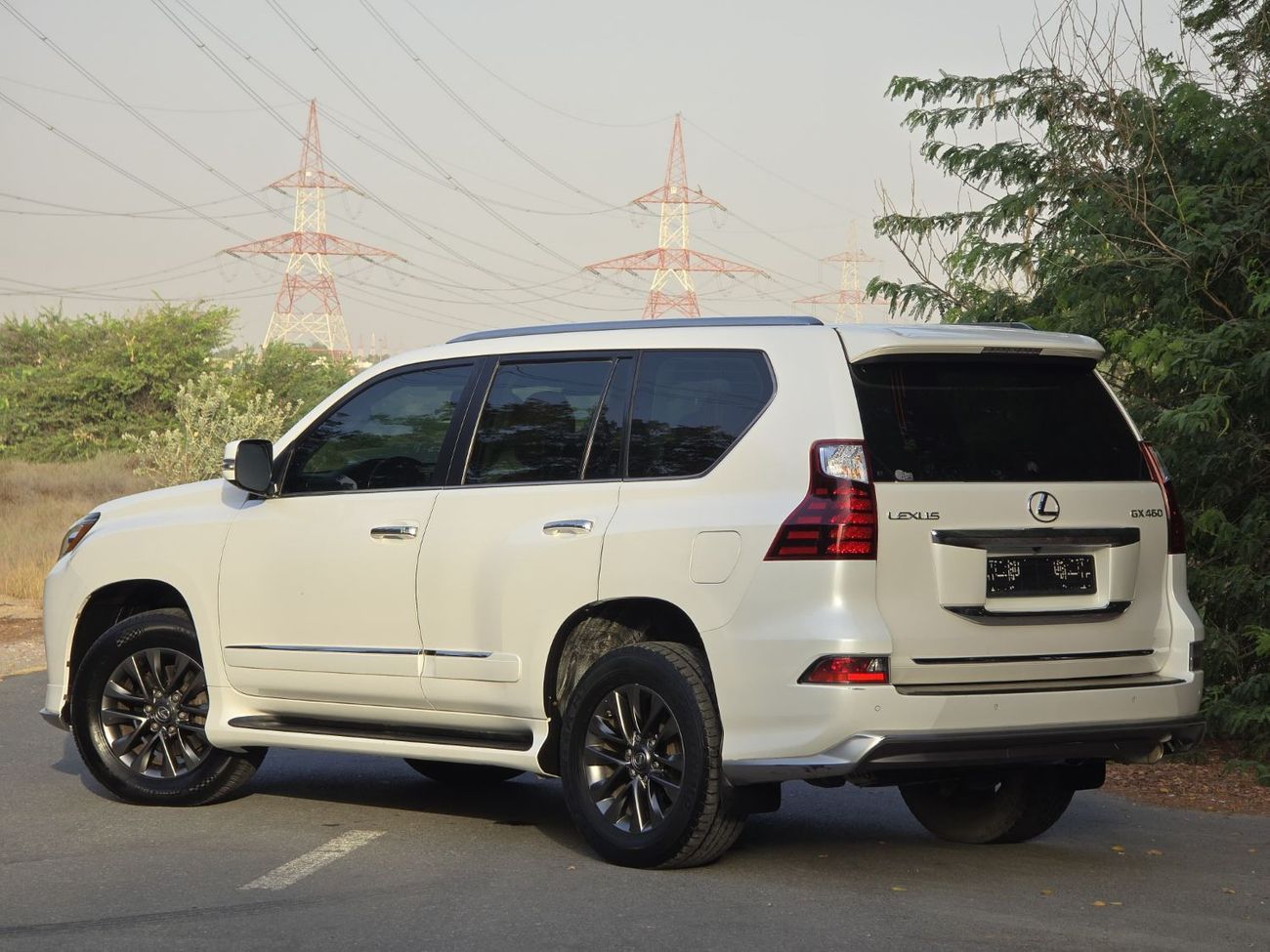 Used Lexus GX460 Platinum 4.6L LEXUS GX-460 GCC 2017 ORGINAL PAINT // V8 // FULL OPITION ...