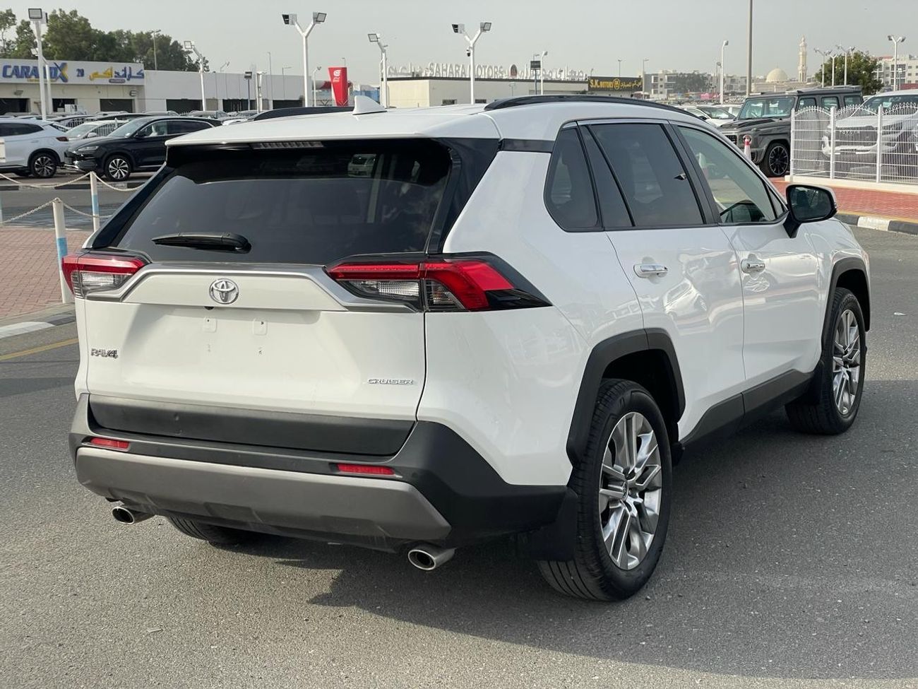 Used Toyota RAV4 2020 for sale in Dubai - 734033