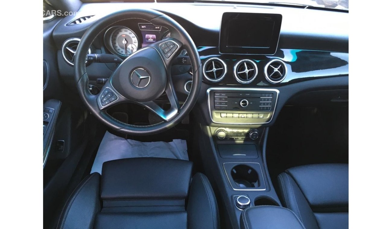 Used Mercedes-Benz CLA 250 4Matic **2016** 2016 for sale in Dubai - 488232