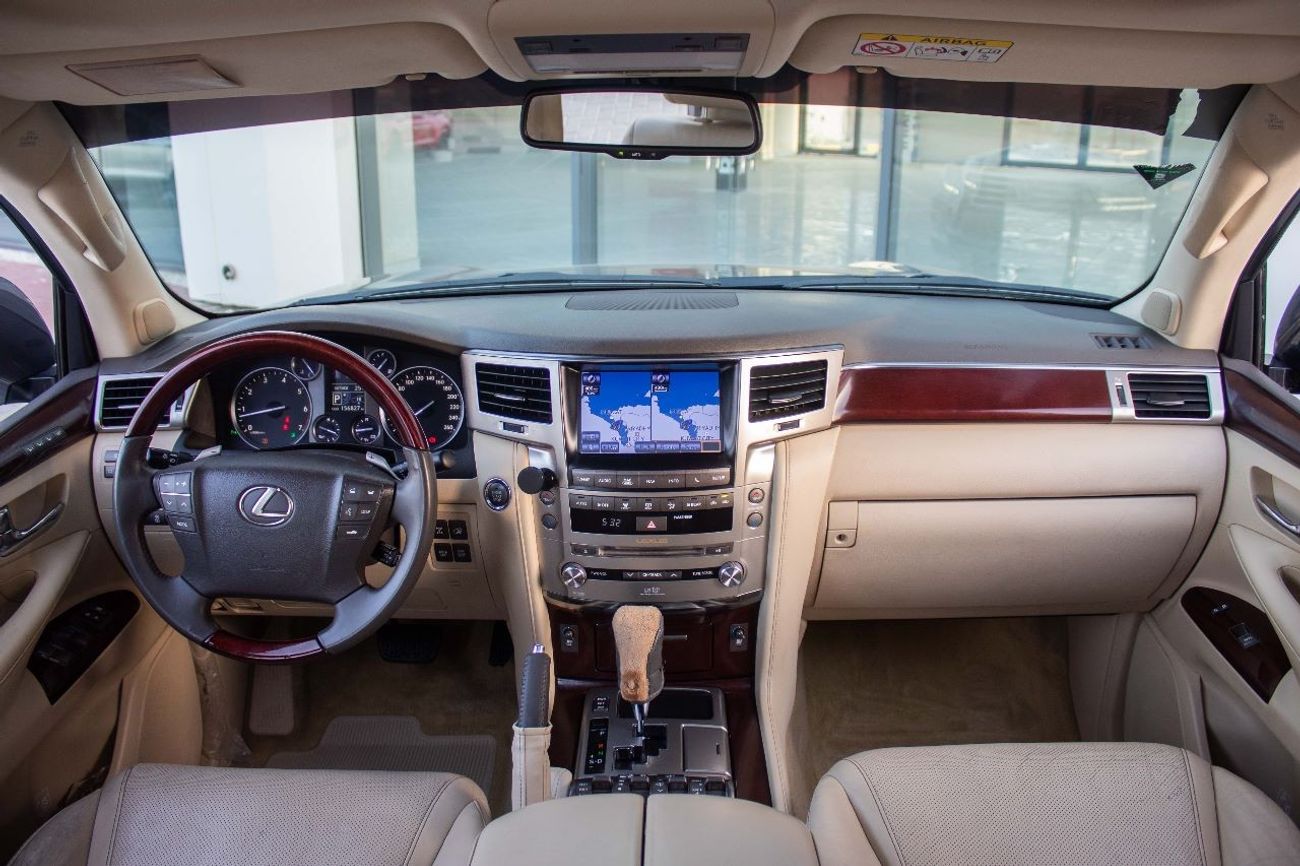 Used Lexus LX 570 2013 for sale in Dubai - 590279