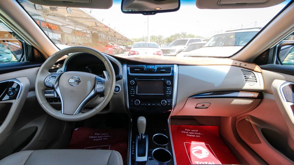 Used Nissan Altima SL 2013 for sale in Dubai - 33094