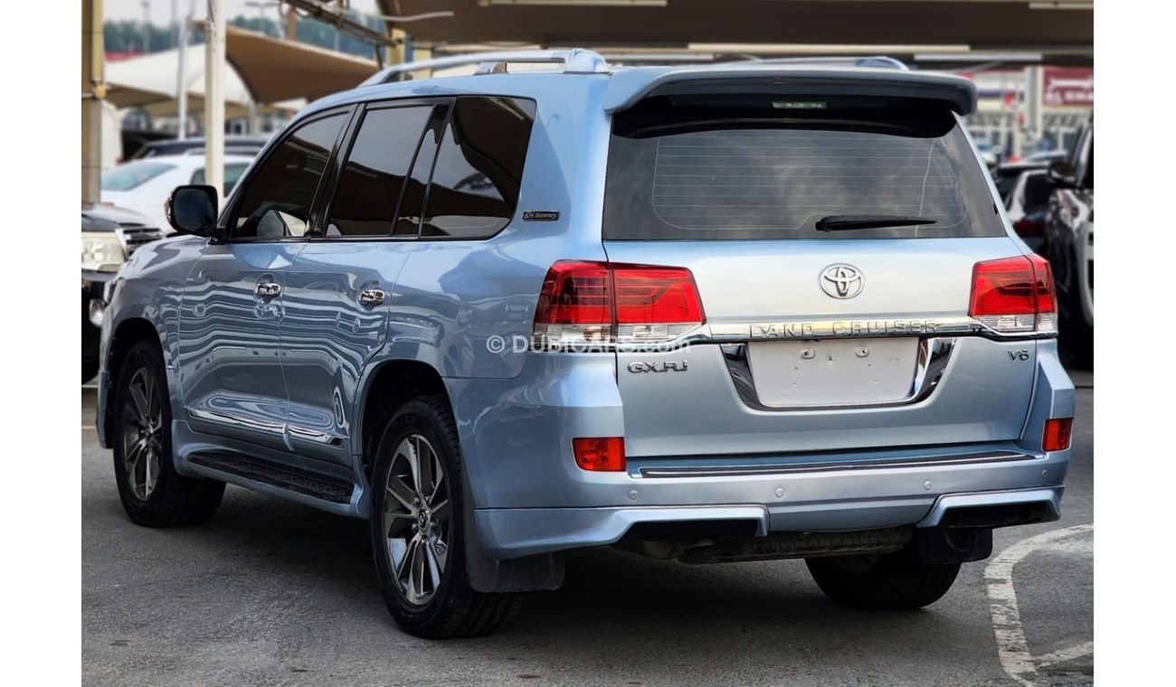 Used Toyota Land Cruiser Facelifted 2011 for sale in Sharjah - 578050