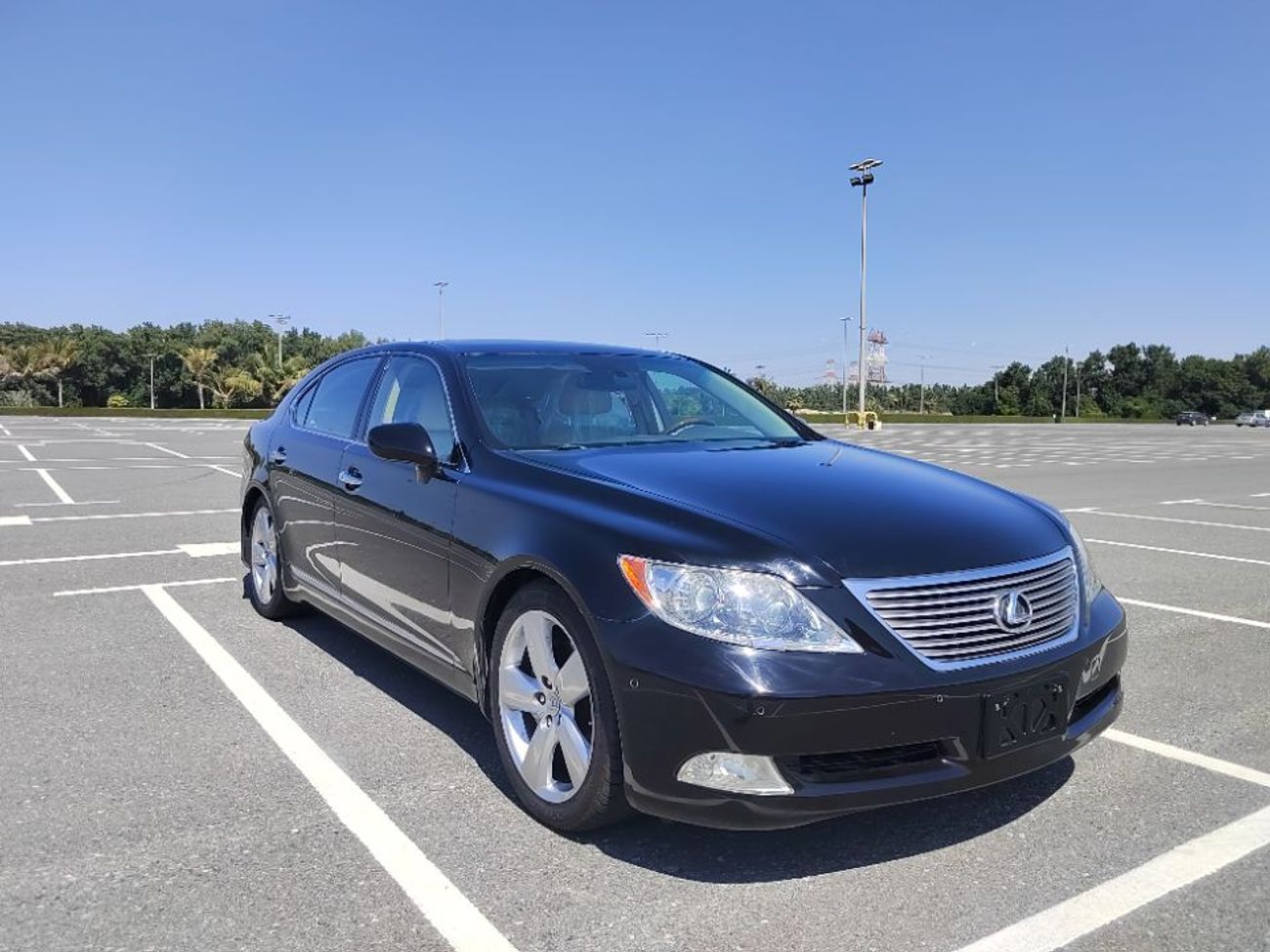 Used Lexus LS460 2007 2007 for sale in Sharjah - 720008