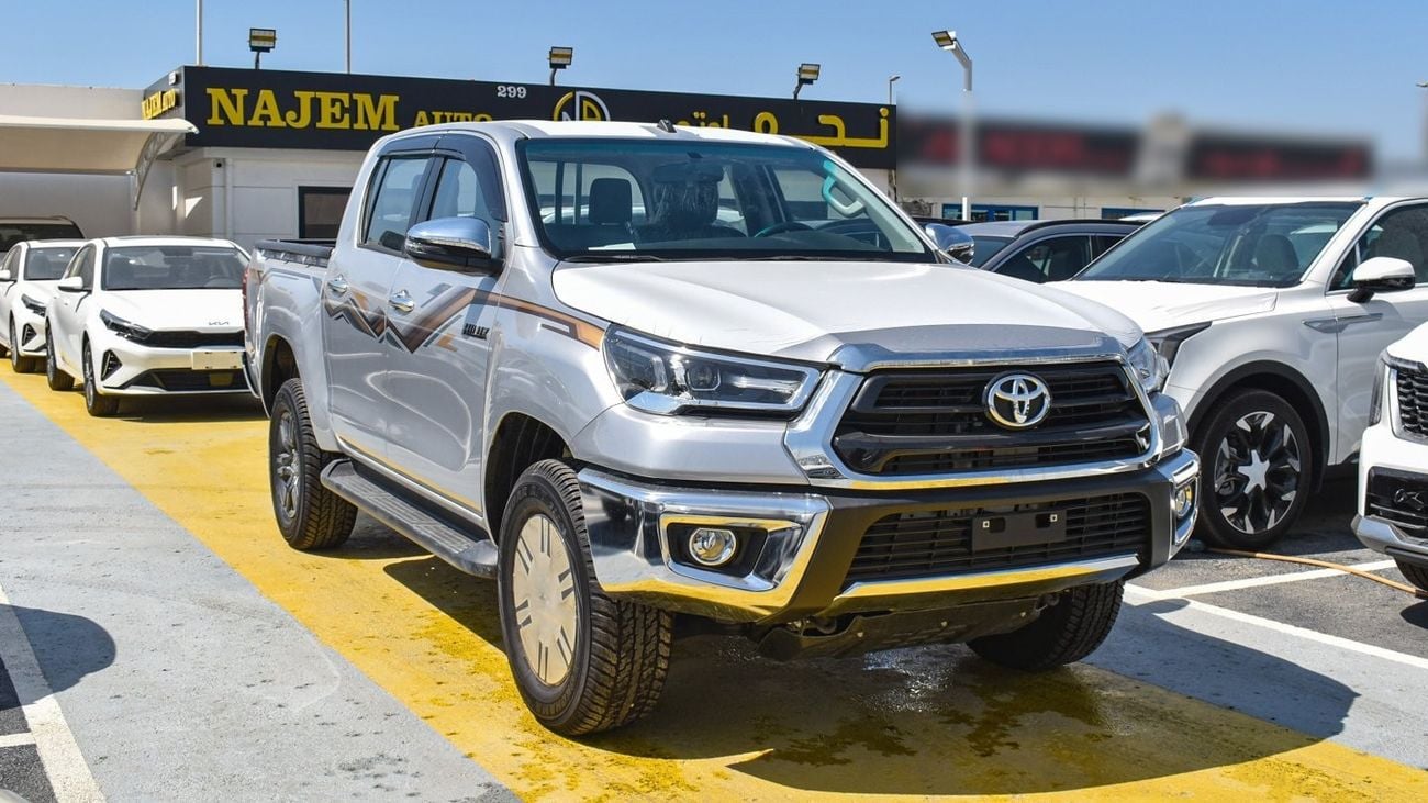 New Toyota Hilux 2024 HILUX SR5 2.7L PETROL 4X4 AUTOMATIC SILVER 2024 ...