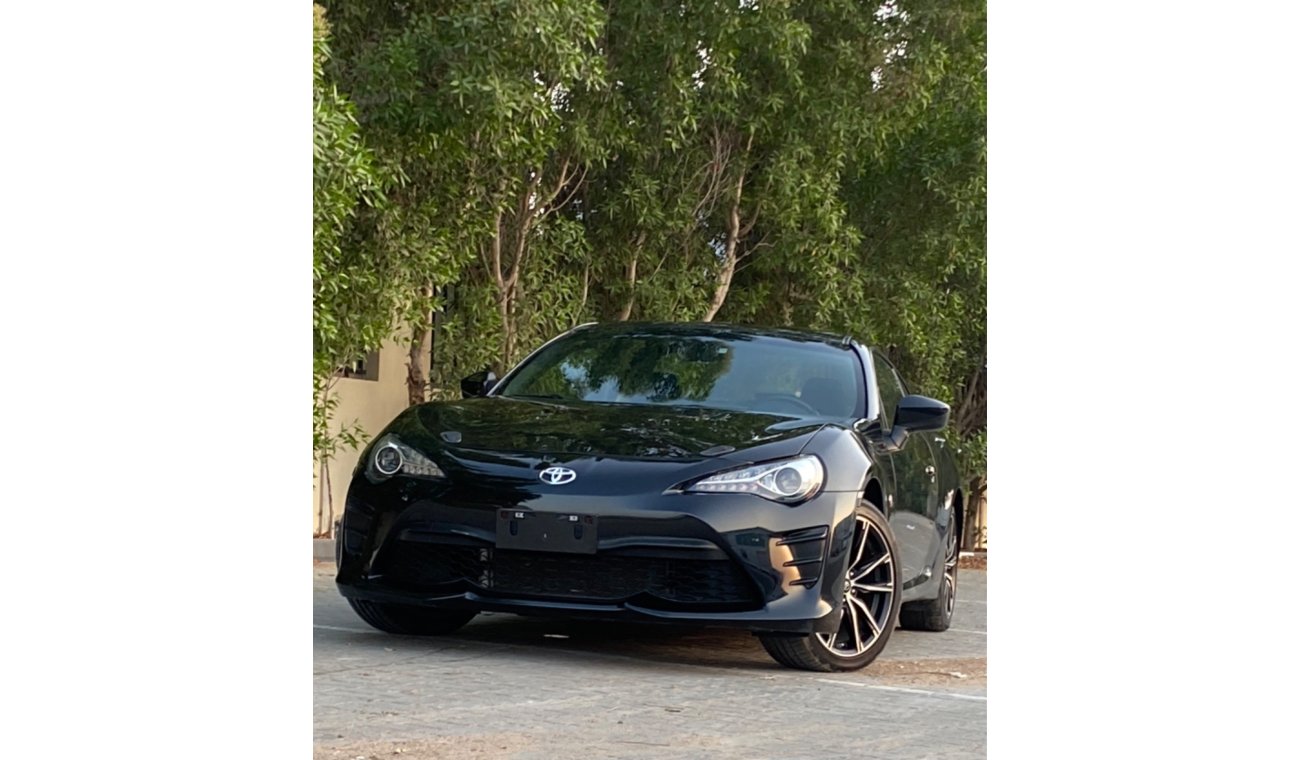 Used Toyota 86 2017 for sale in Dubai - 541575
