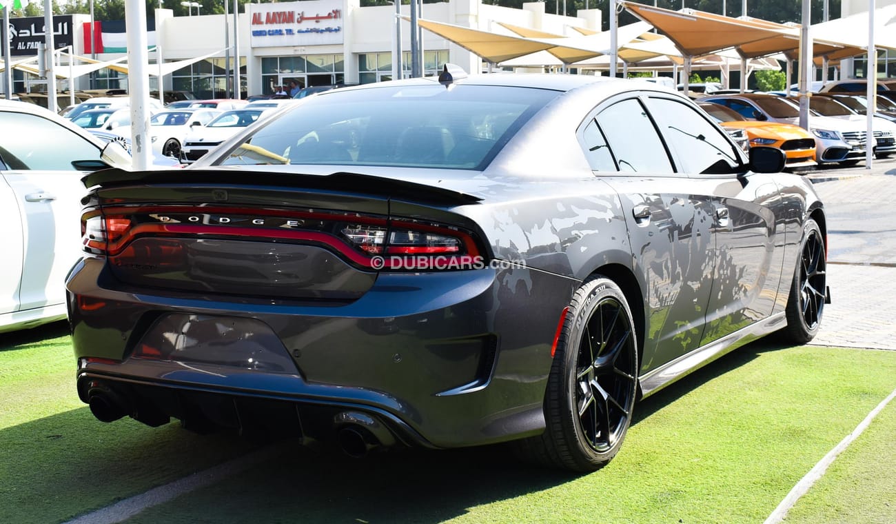 Used Dodge Charger SRT 2016 for sale in Dubai - 565921