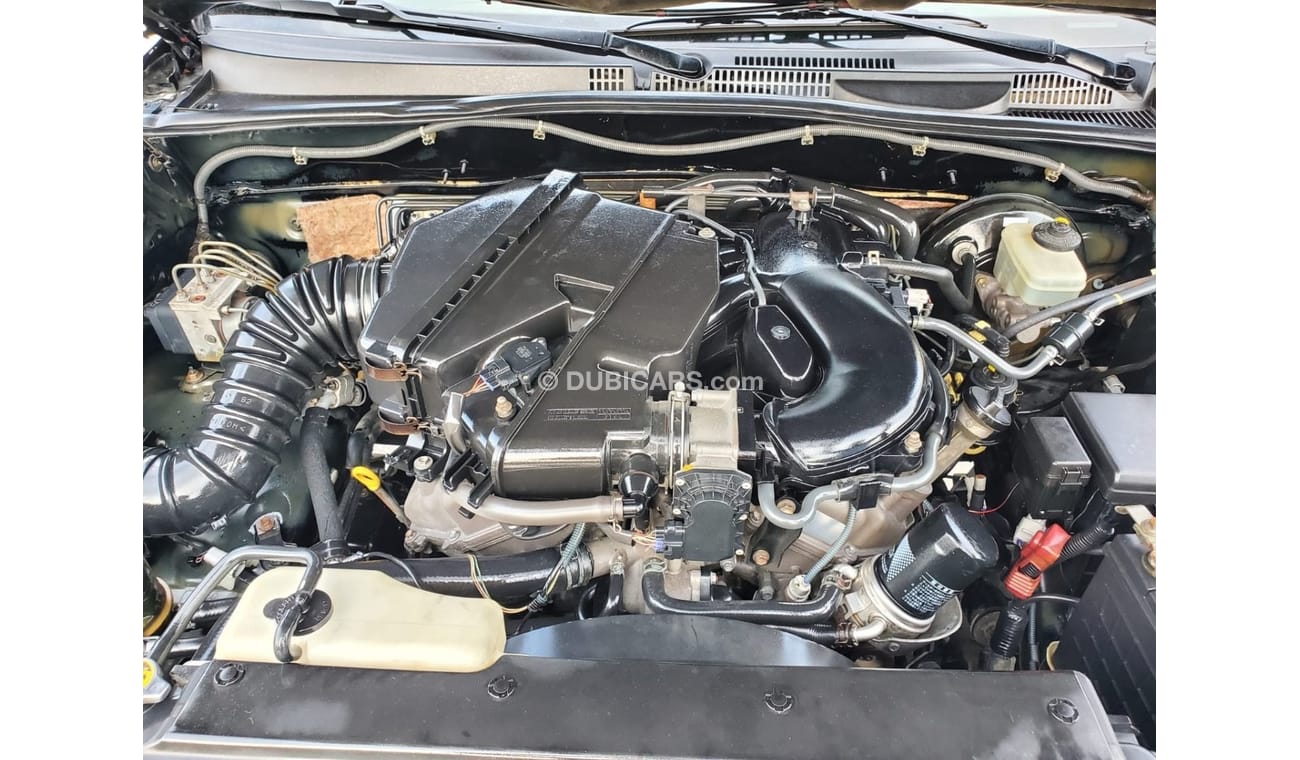 Used Toyota prado LHD Petrol engine V6 2005 for sale in Dubai - 607349