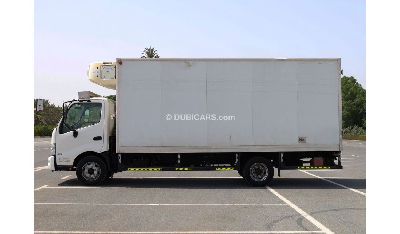 Used Hino 300 2016 | 916 with Reefer Box - 4.0L Diesel M/T | GCC ...