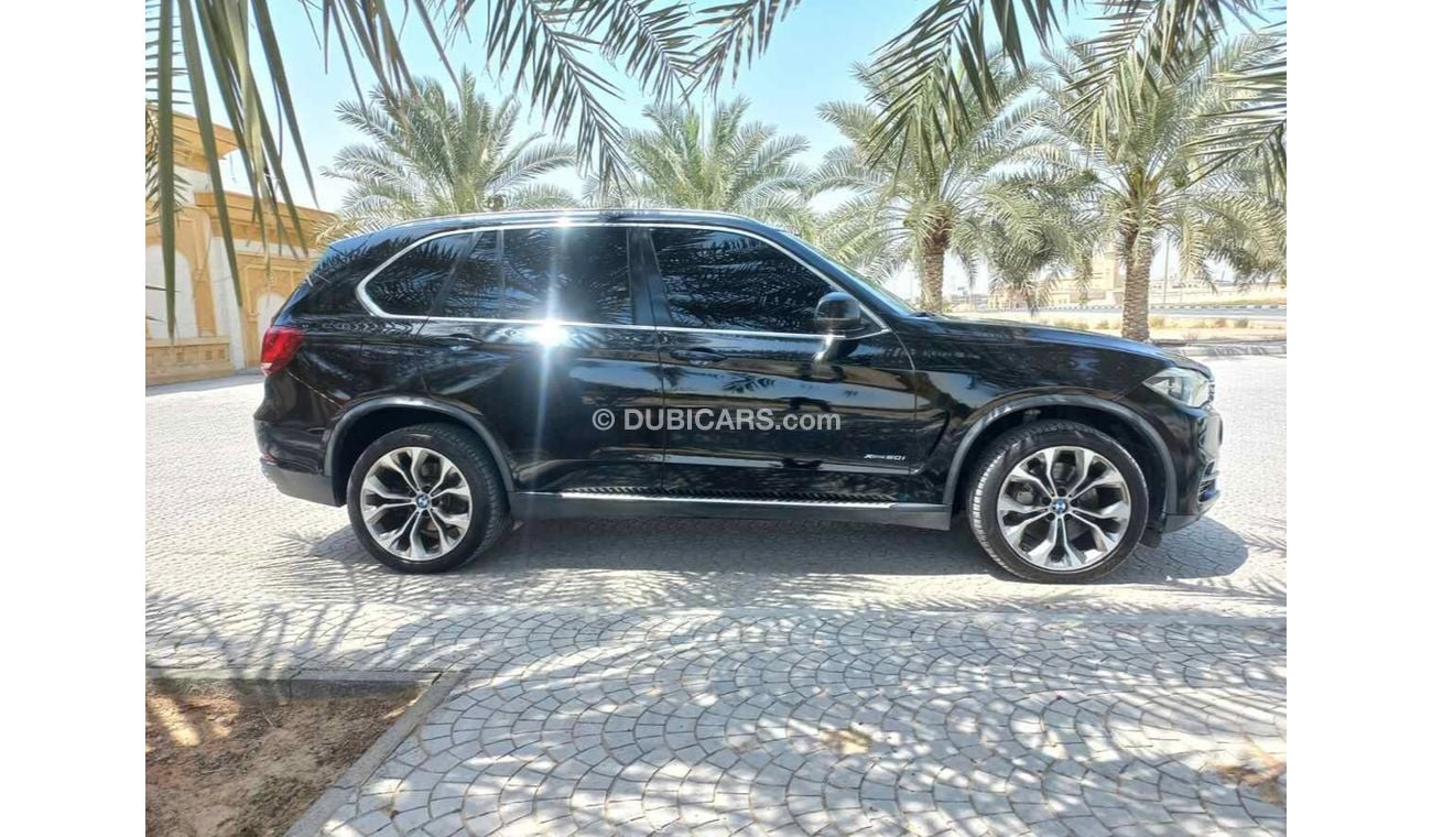 مستعملة بي أم دبليو X5 4.4L TT V8 2014 للبيع في الشارقة - 633864