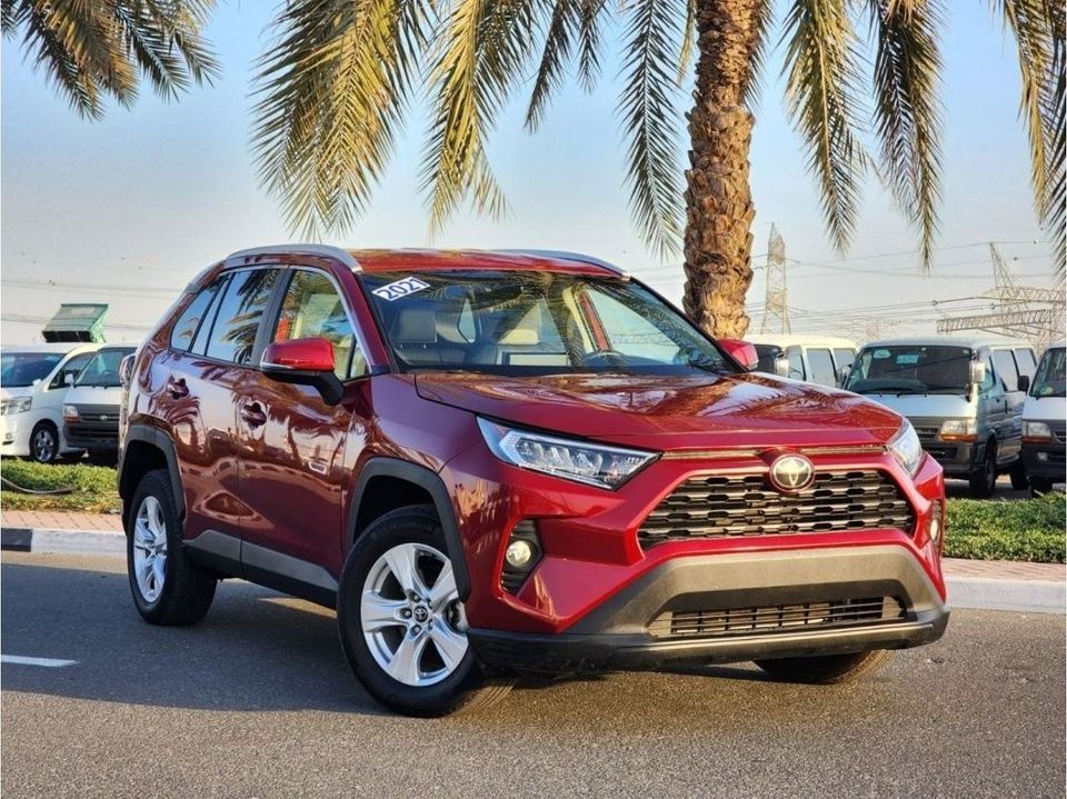 Used Toyota RAV4 RAV4 XLE 4X4 2021 for sale in Dubai - 705821
