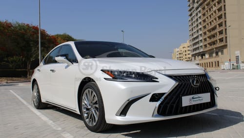 Lexus ES350 Price in UAE, Images, Specs & Features