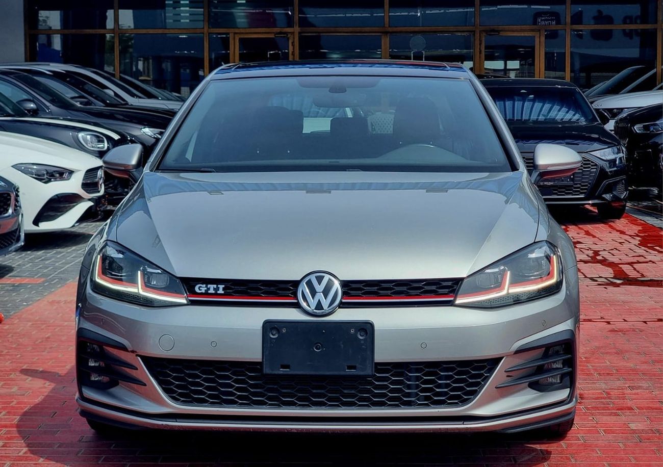 Used Volkswagen Golf GTI P1 2018 GCC 2018 for sale in Dubai - 724938