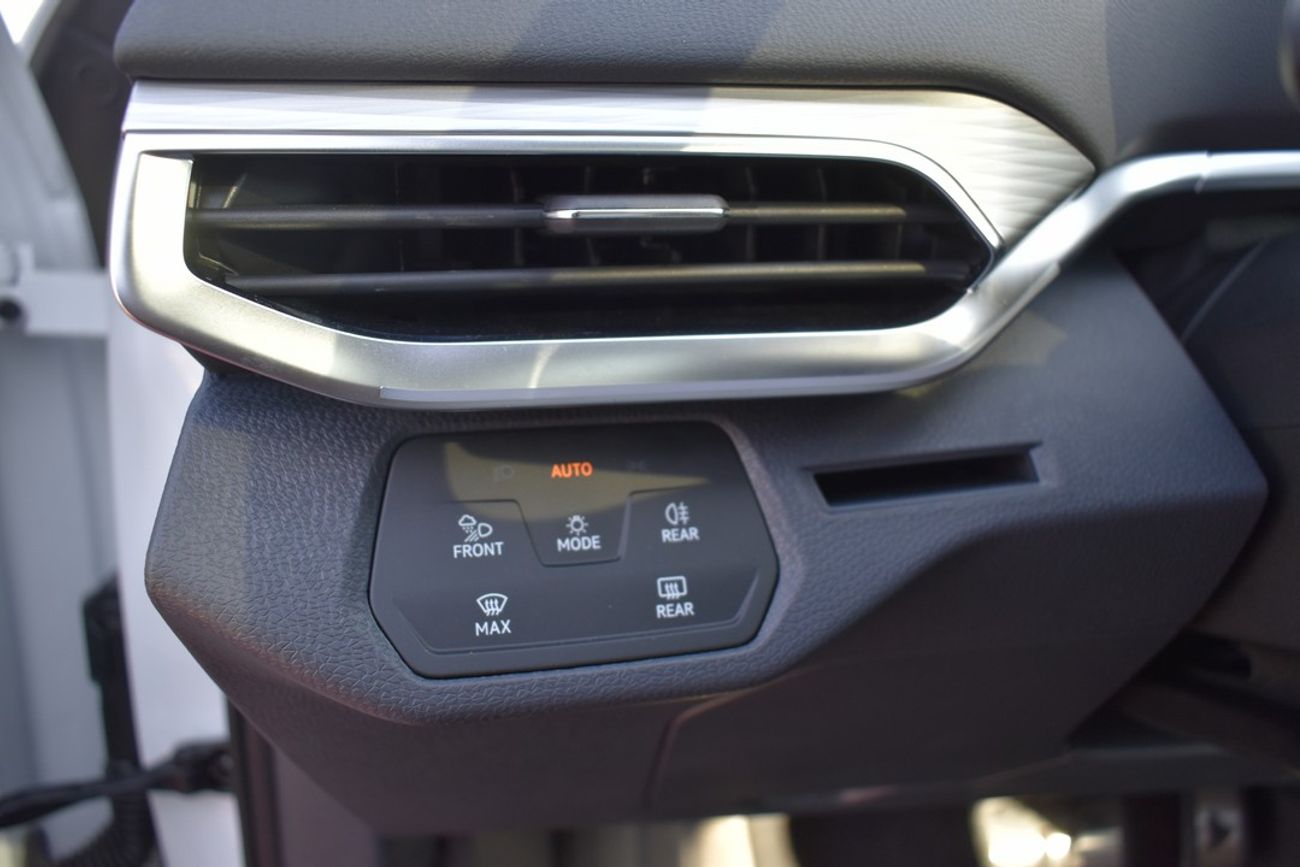 New Volkswagen ID.4 PURE PLUS - MY22 - WHT_GREY - RANGE 600KM (EXPORT ...