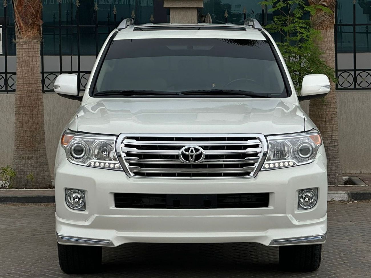 Used Toyota Land Cruiser 2011 for sale in Dubai - 731822