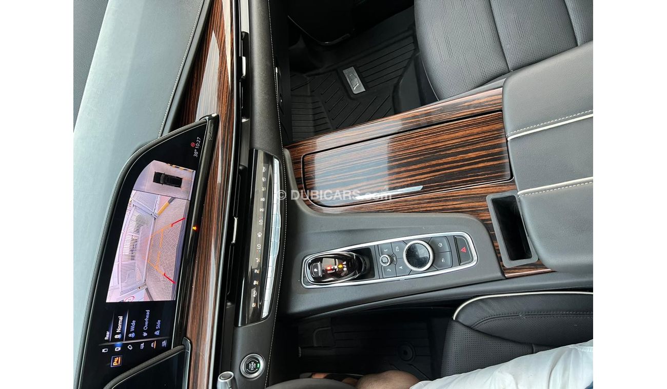 Used Cadillac Escalade 2023 for sale in Sharjah - 650575