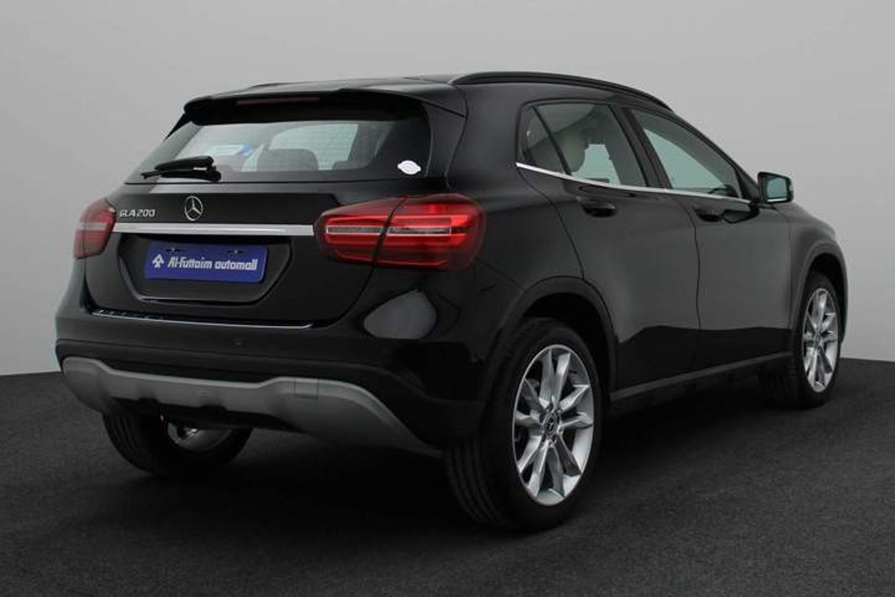 Used Mercedes-Benz GLA 200 4MATIC 2.0 2020 for sale in Dubai - 618823