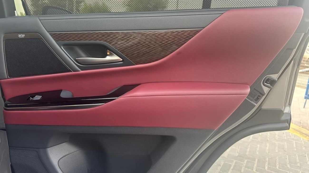 New Lexus LX 500 New RHD Luxury mark levinson sound system cool box ...