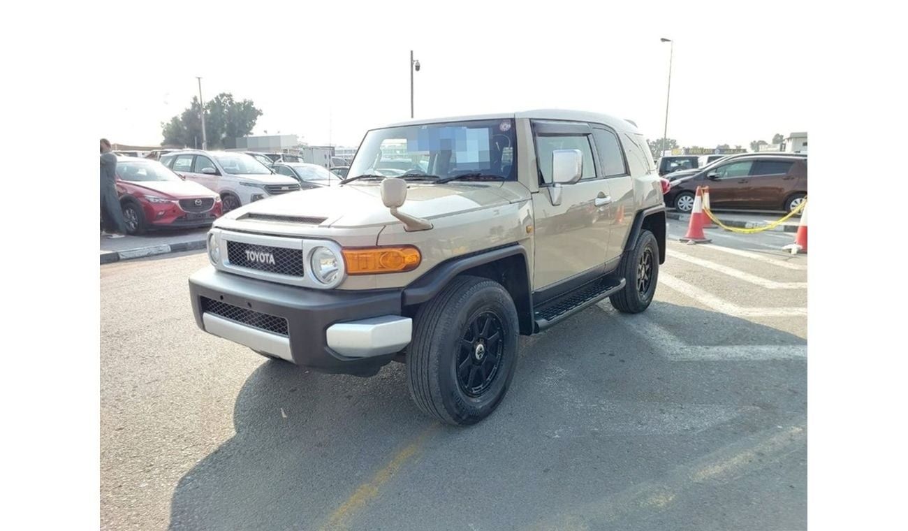Used TOYOTA FJ CRUISER SUV RHD 2014 MODEL 4.0 L PETROL AUTOMATIC ...