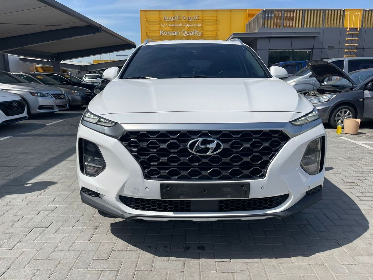 Used Hyundai Santa Fe 2020 for sale in Sharjah - 721158