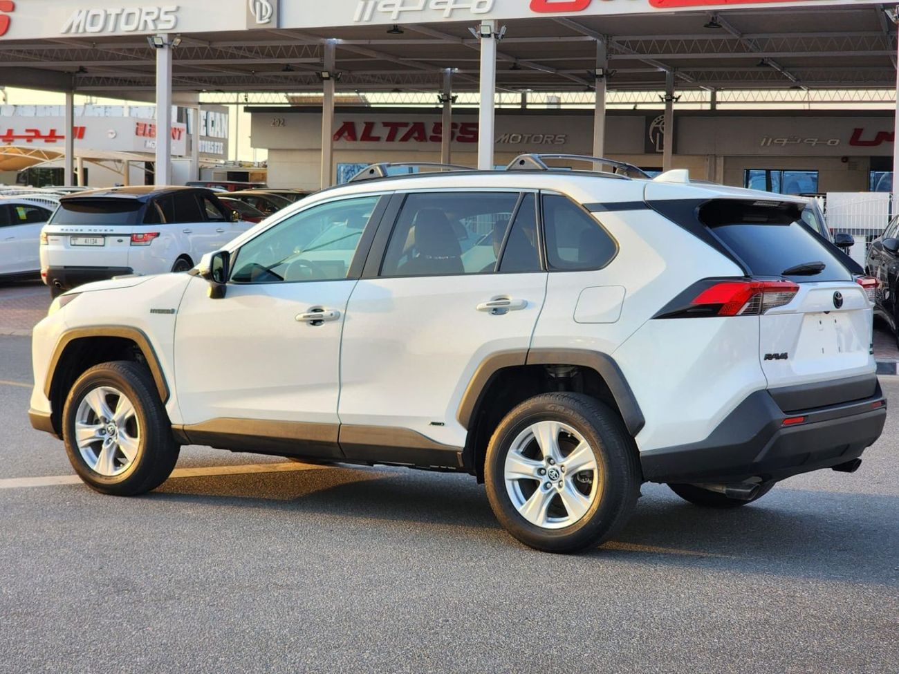 Used Toyota RAV4 XLE TOYOTA RAV 4 2021 HYBRID 2021 for sale in Dubai - 755313
