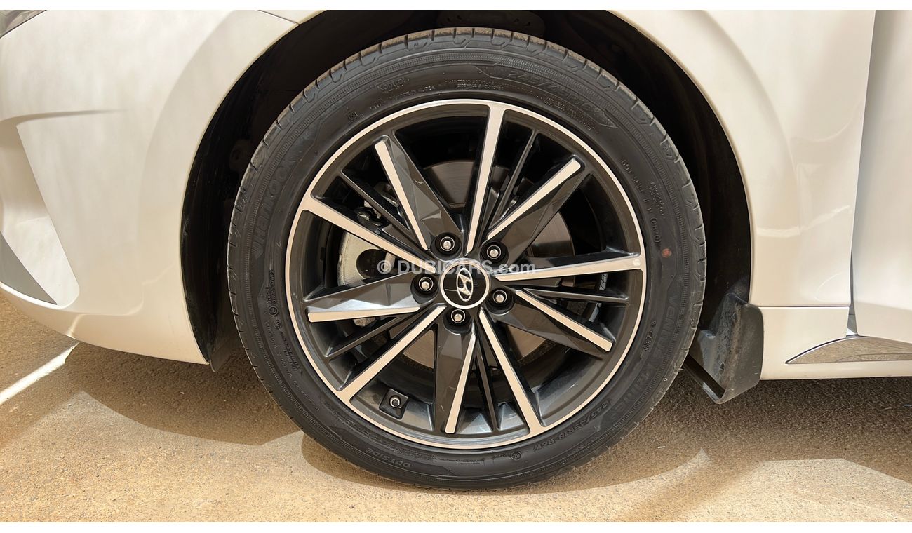 Used Hyundai Azera 3500 2021 for sale in Dubai - 566957