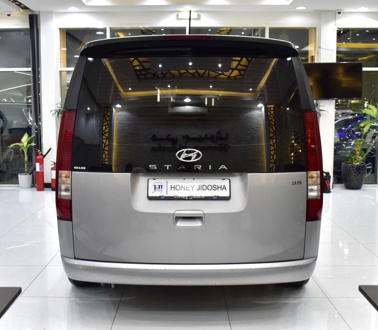 Used EXCELLENT DEAL for our Hyundai Staria ( 2022 Model ) in Silver ...
