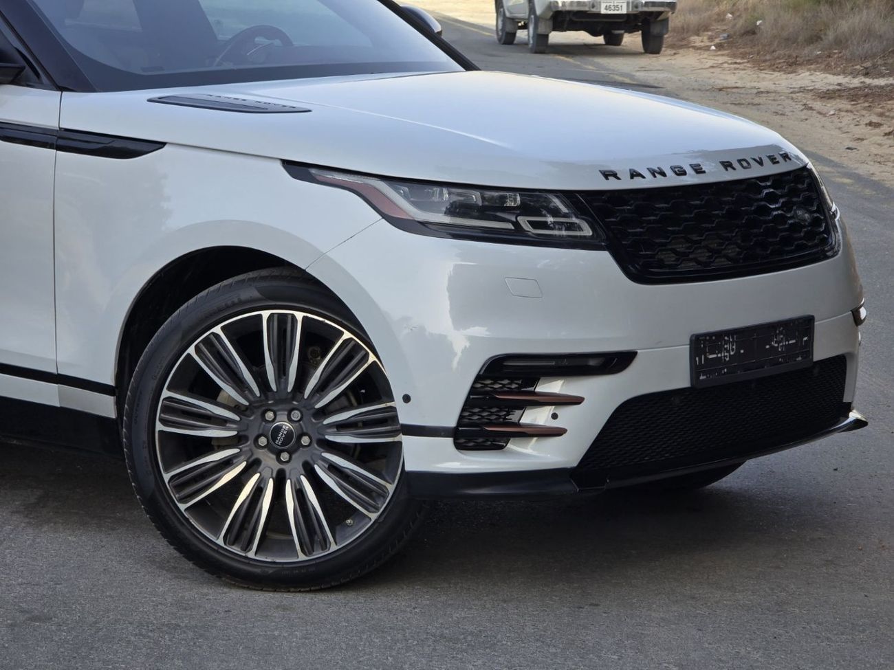 Used Land Rover Range Rover Velar P250 R-Dynamic 2.0L 2019 for sale in Dubai - 849686