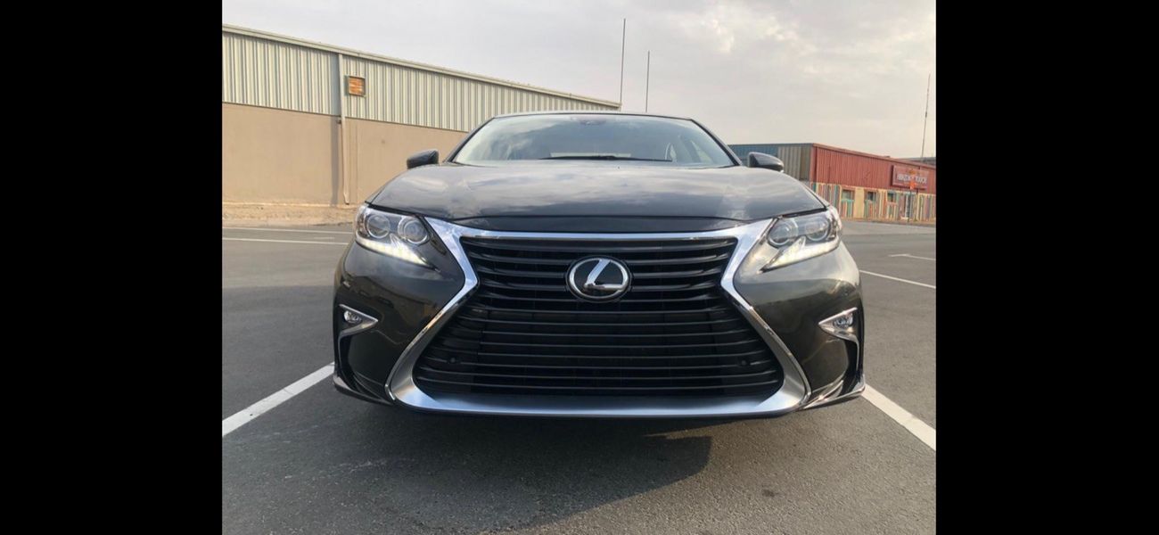 Used Lexus ES350 V 2018 for sale in Dubai - 416916