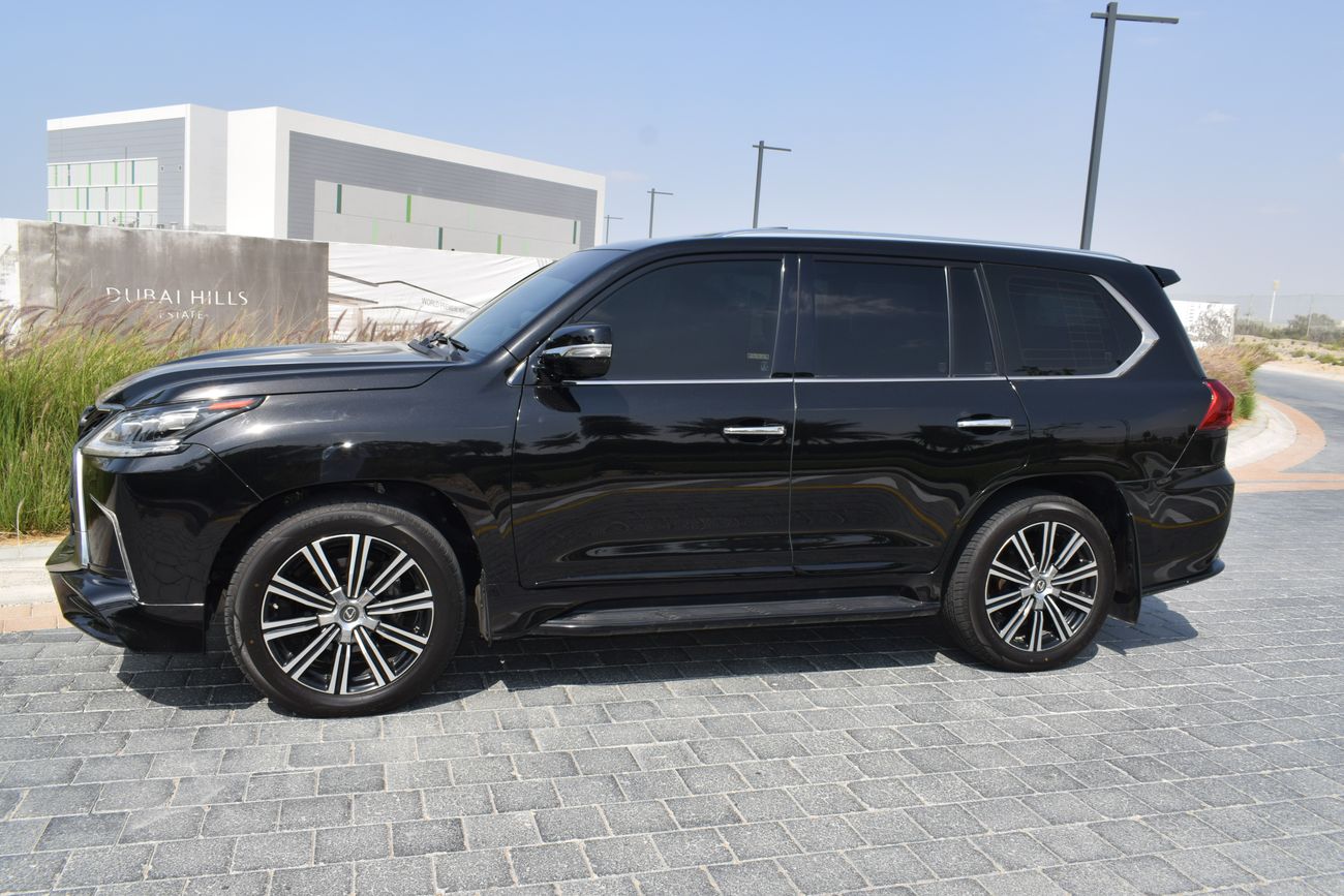 Used Lexus LX570 2018 / GCC Spec 2018 for sale in Dubai - 722551