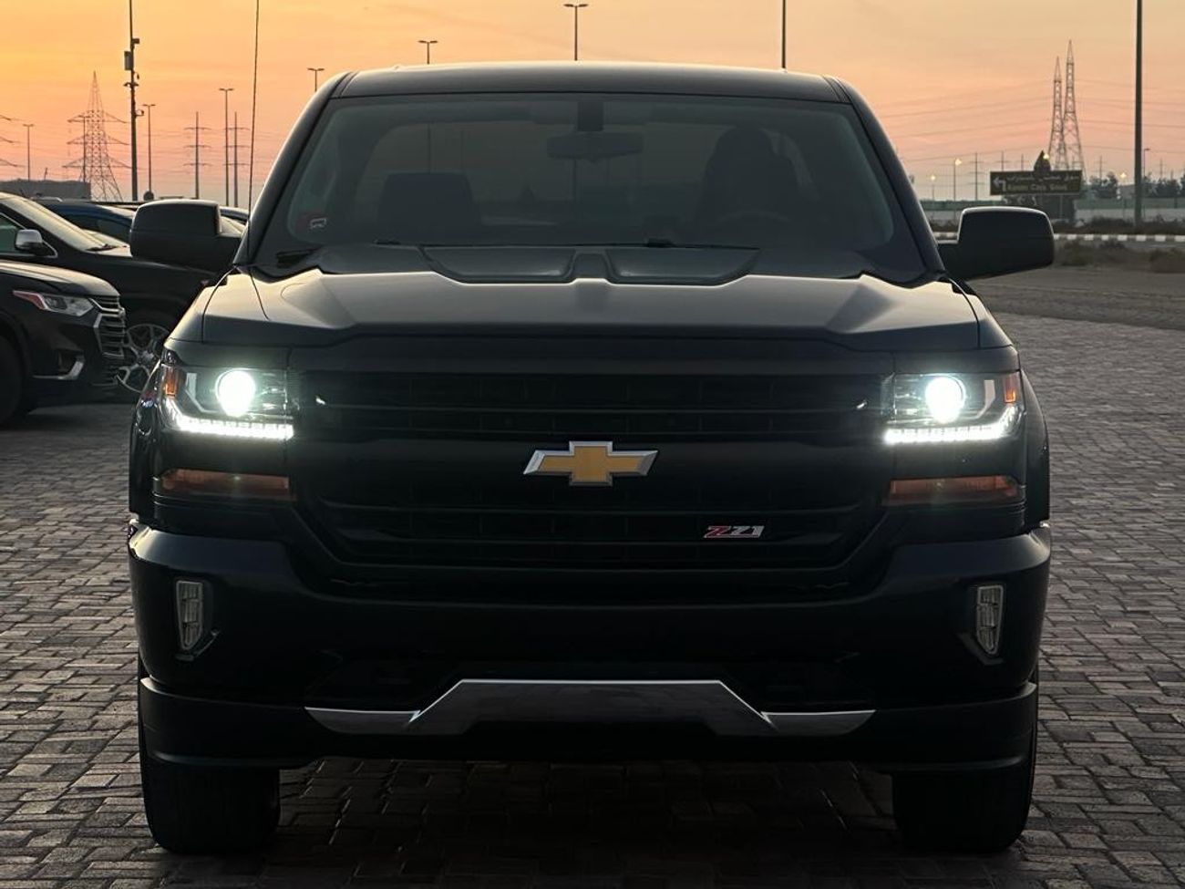 Used Chevrolet Silverado LT2 Z71 2018 for sale in Dubai - 707490