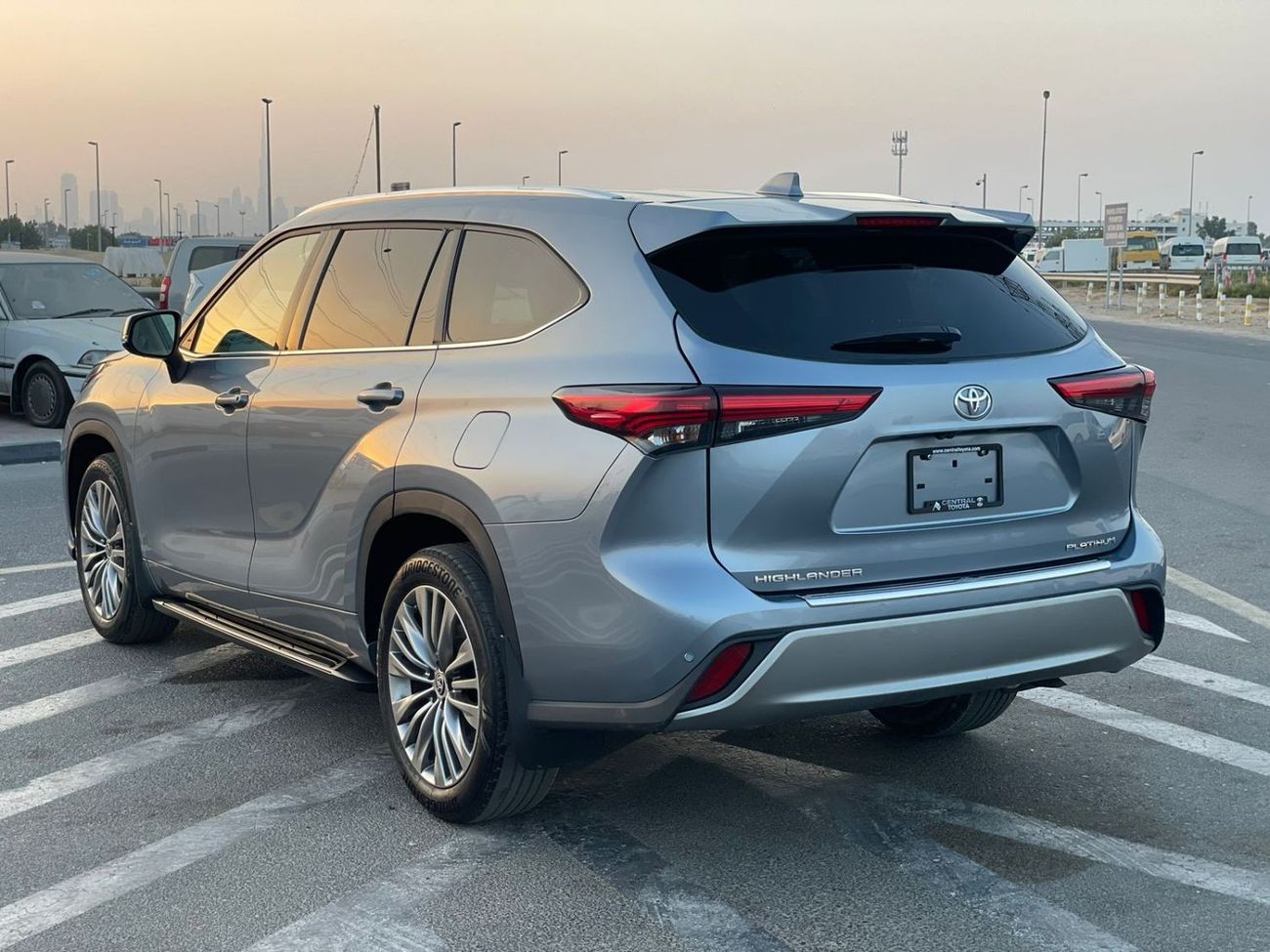 Used 2021 Toyota Highlander Platinum / EXPORT ONLY/ فقط للتصدير 2021 ...