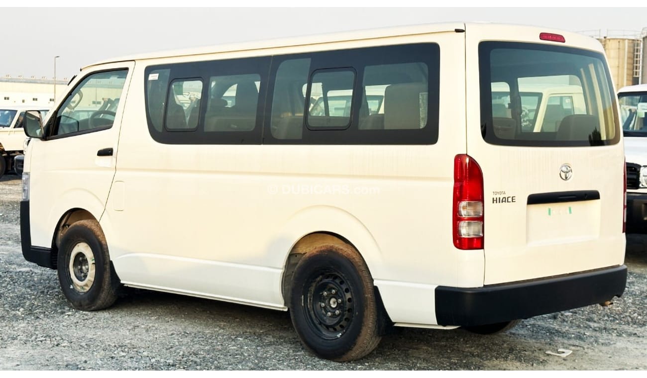 New TOYOTA HIACE 3.0L BUS 15-SEATS A/C MT 2023 for sale in Dubai - 677013