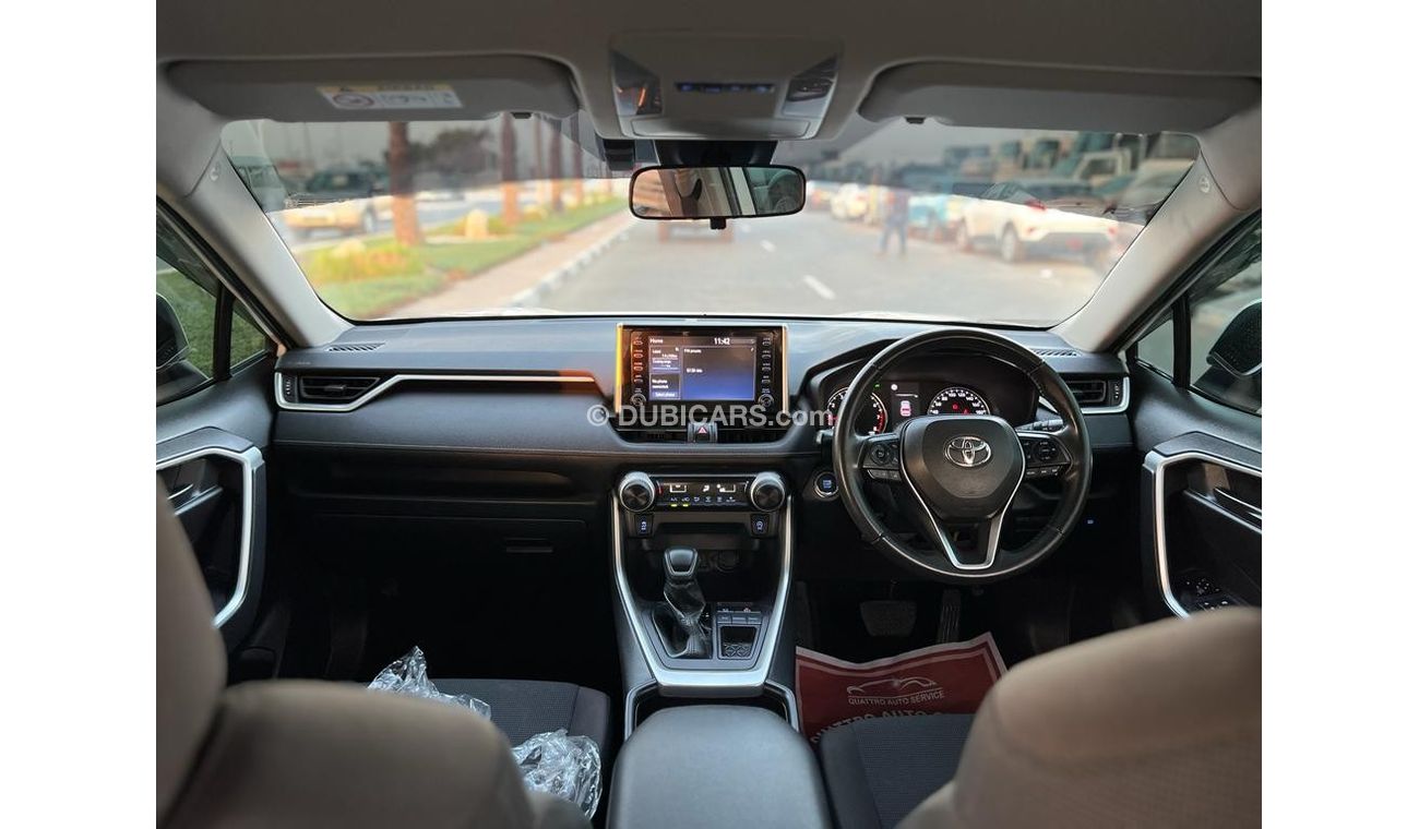 Used Toyota RAV4 2022 for sale in Dubai - 666742