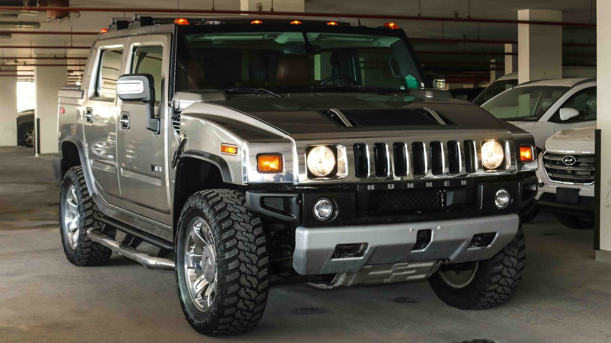 Hummer H2 for sale: AED 245,000. Grey/Silver, 2008