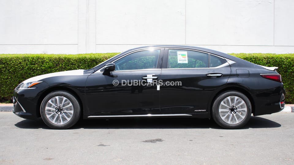 New Lexus ES 300 Hybrid 2022 for sale in Dubai - 542463