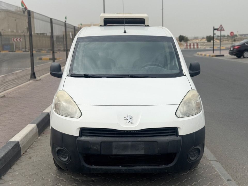 Used Peugeot Partner Chiller 2015 for sale in Dubai - 829266