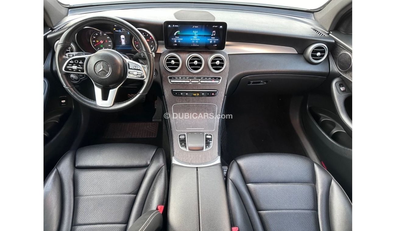 Used Mercedes-Benz GLC 300 4MATIC 2020 for sale in Dubai - 681751