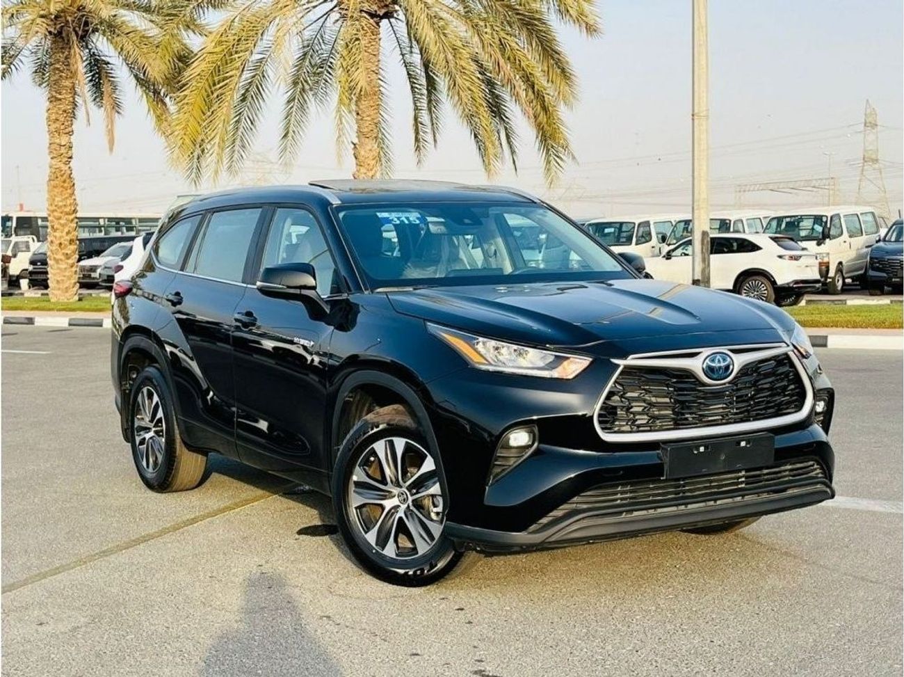 New Toyota Highlander GLE 2.5L HYBRID 2024 for sale in Dubai - 644088