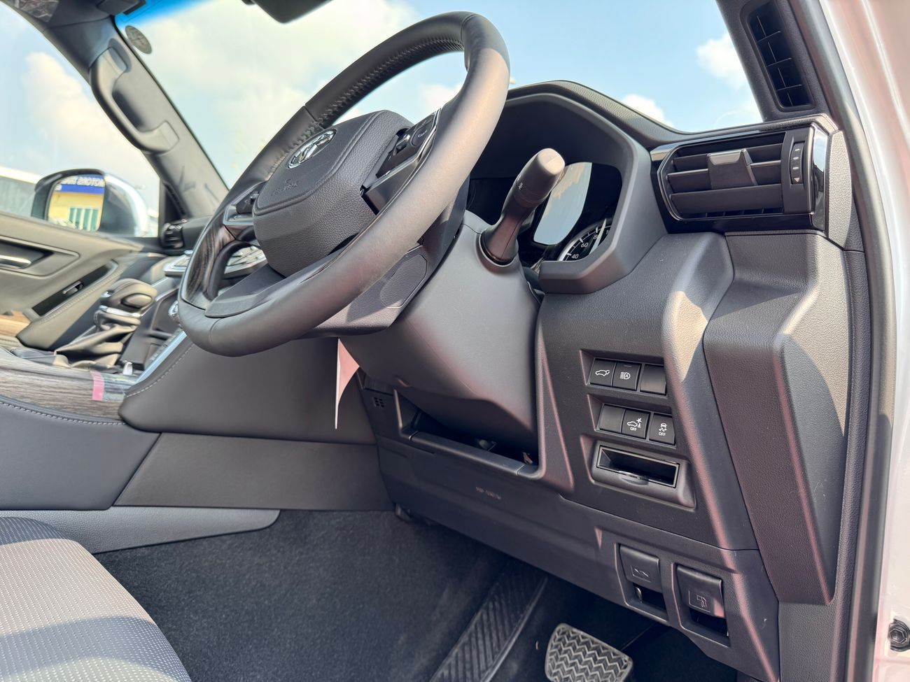 New Toyota Land Cruiser 300 ZX 2024 Petrol 3.5L RHD Brand New 0Km 2025 ...