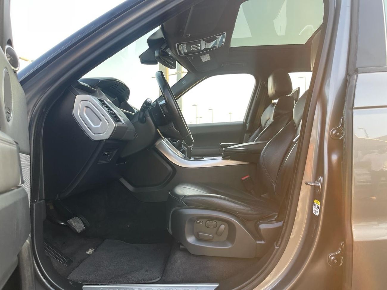 Used Land Rover Range Rover Range Rover 7 seats SE_GCC_2015_Excellent ...