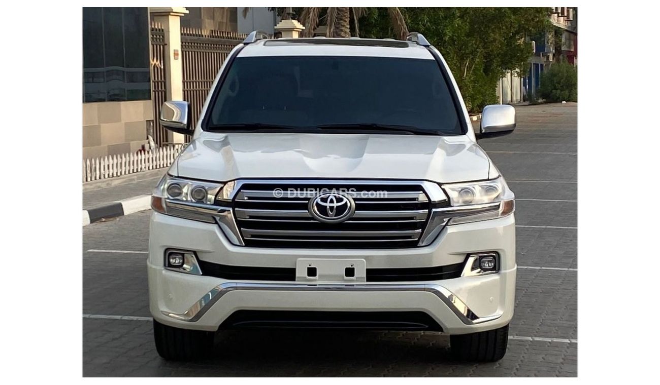 Used Toyota Land Cruiser 2010 for sale in Dubai - 638641
