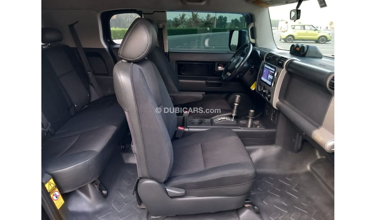 Used Toyota FJ Cruiser Original km Guarantee 2007 for sale in Sharjah ...