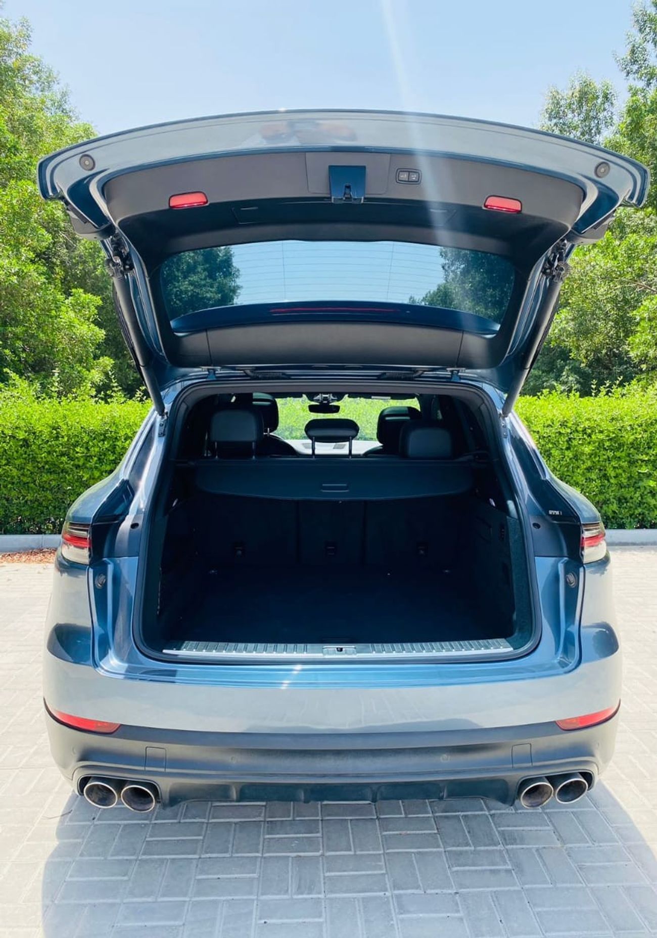 Used Porsche Cayenne Good condition car GCC 2018 for sale in Dubai - 740192