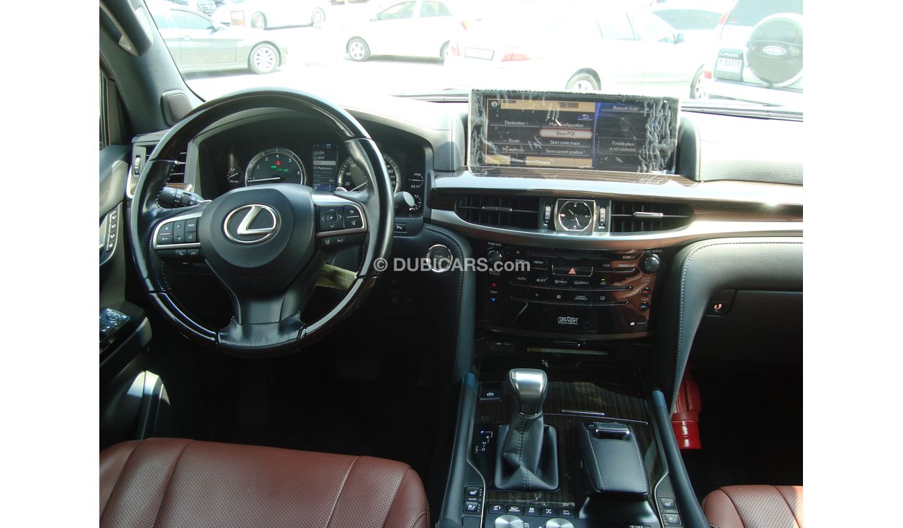 Used Lexus LX570 TITANIUM 2017 for sale in Dubai - 246994