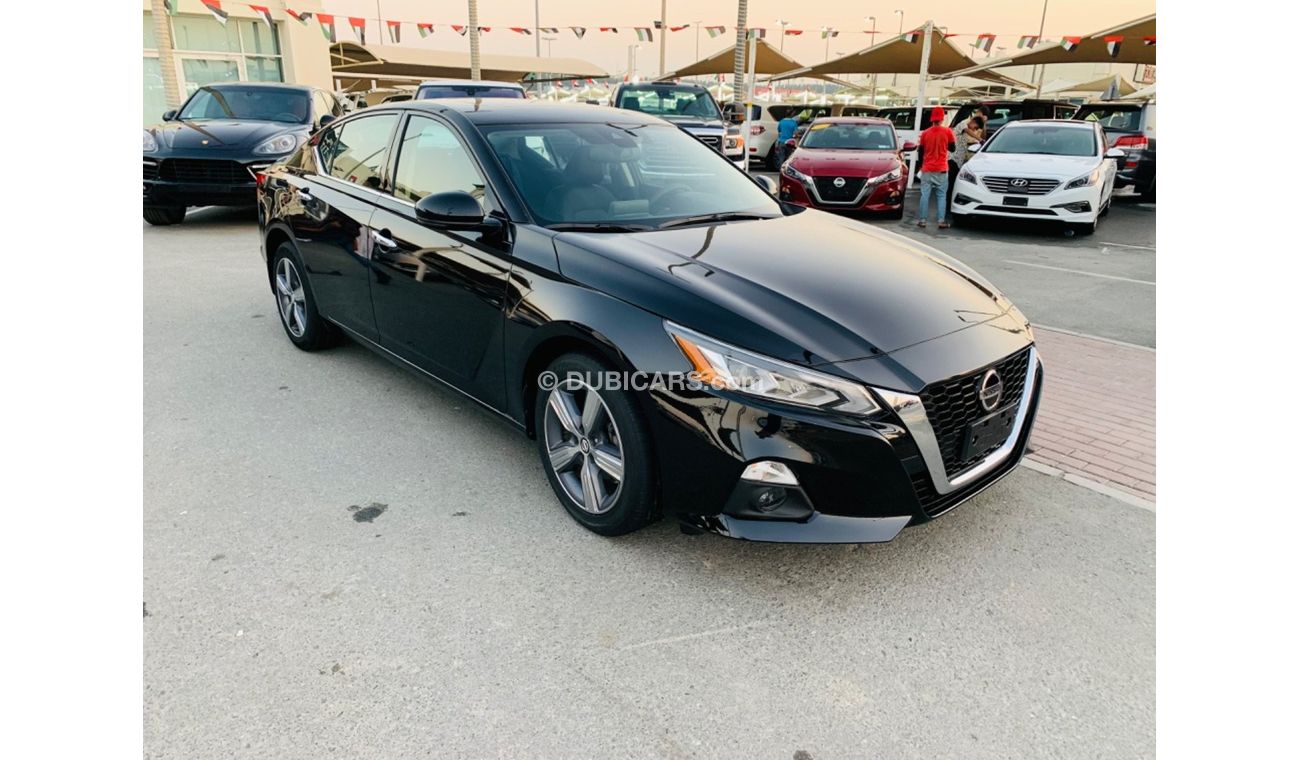 Used Nissan Altima SV 2020 for sale in Sharjah - 608695